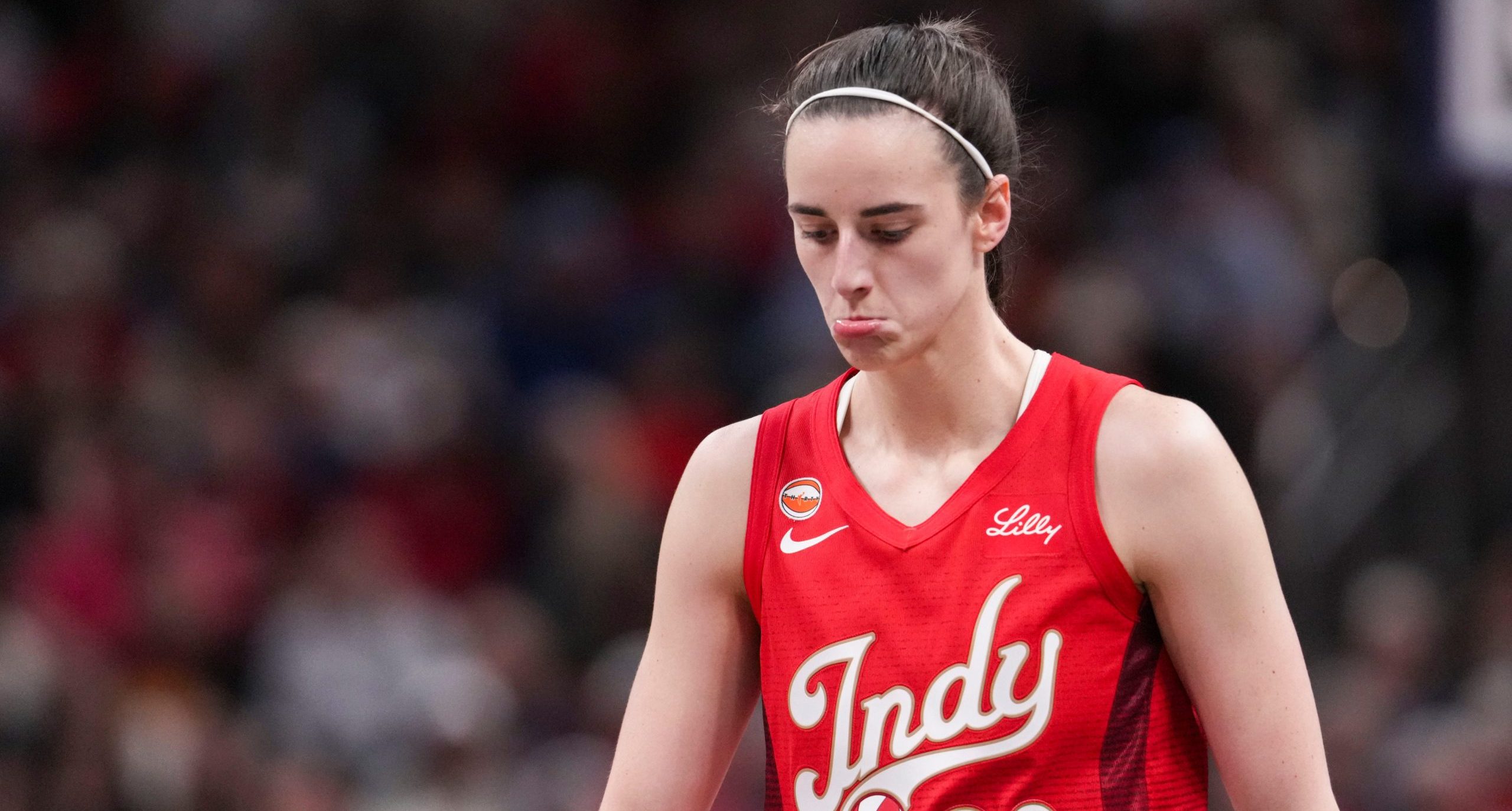 'She needs to stop falling down so much': Caitlin Clark does not hold ...