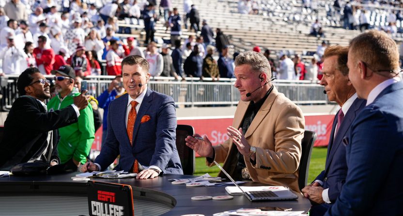 Rece Davis reveals 'College GameDay' crew flew on Nick Saban's private jet